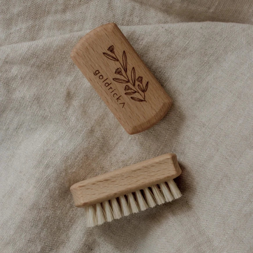 Goldrick Mini Wooden Nail Brush – Radical Living